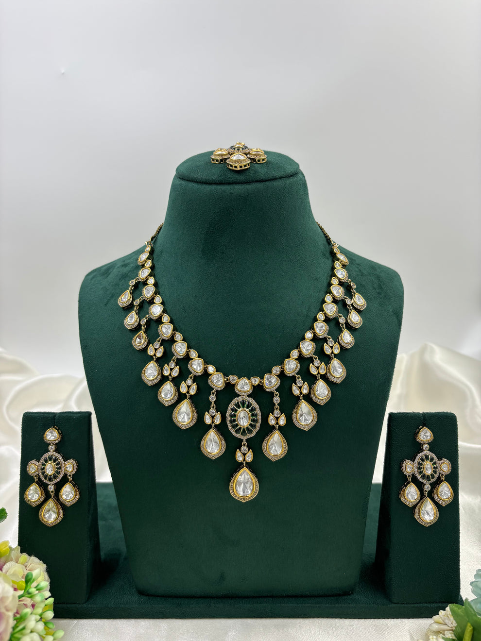 Velina Moissanite Kundan Necklace – Kaushalya Art Jewellery